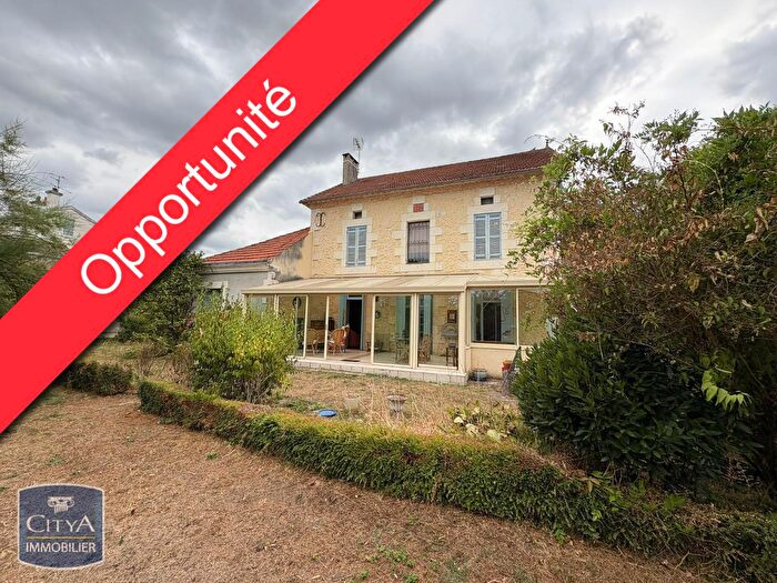 Maison à vendre - Neuvic - 7 pièces - 4 chambres