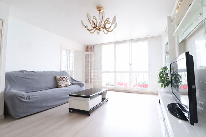 Appartement 4 pièces à Saint-Denis, Delaunay, Belleville, à vendre