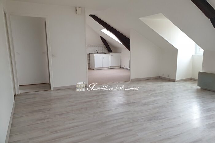 Appartement à louer - Beaumont-le-Roger - 3 pièces - 2 chambres