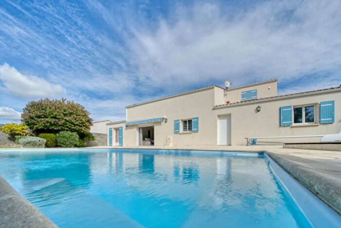 Maison à vendre - Longèves - 7 pièces - 3 chambres