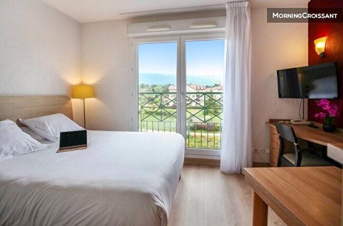 Appartement à louer - Centre, Divonne-les-Bains - 1 pièce