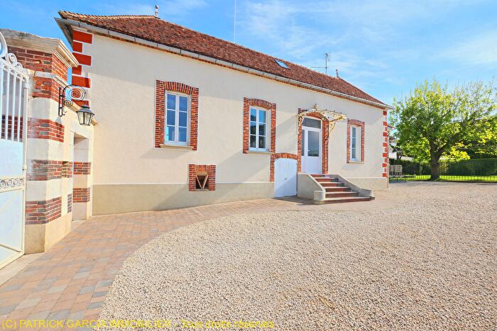 Maison 7 pièces à Mont-Saint-Sulpice, à vendre