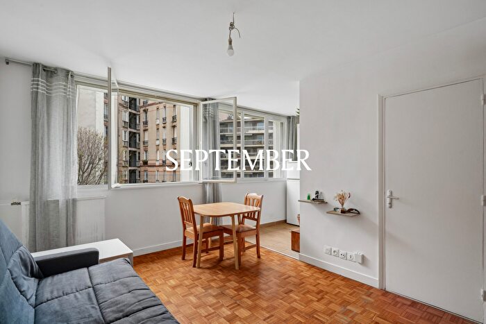 Appartement à vendre - Paris e , Bel-Air, Nord - 1 pièce