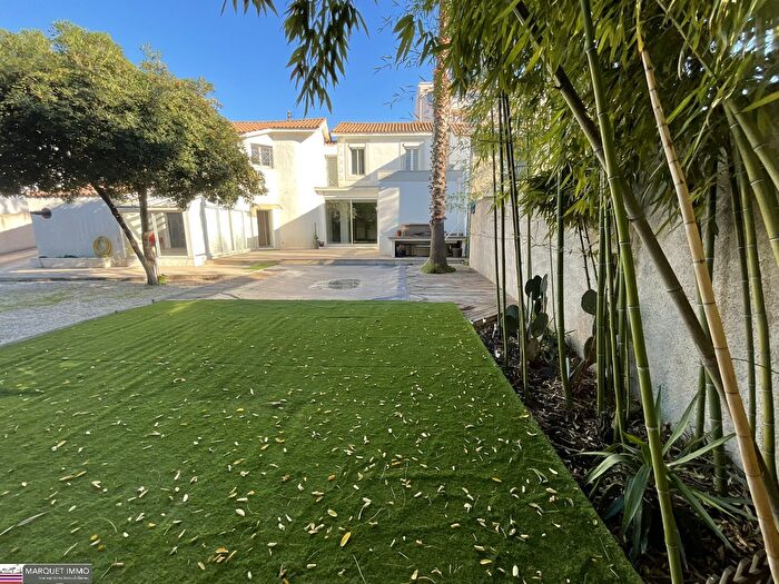 Maison à vendre - Béziers, Champ de Mars - 5 pièces - 4 chambres