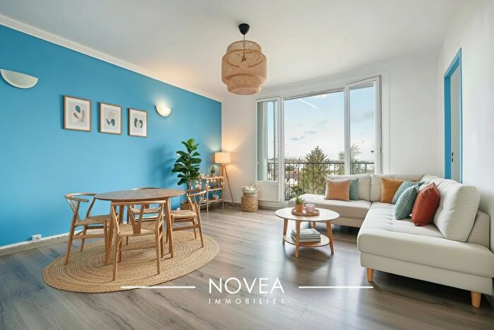 Appartement à vendre - Meyzieu - 3 pièces - 2 chambres