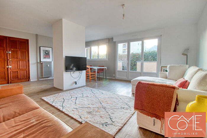 Appartement à vendre - Quartiers Nord-Est, Jeanne dArc - 3 pièces - 2 chambres