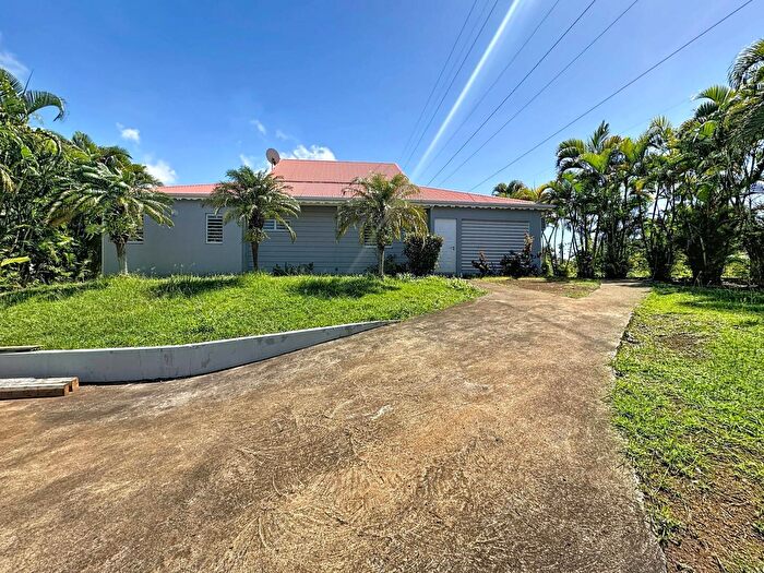 Maison à louer - Baie-Mahault - 6 pièces - 3 chambres