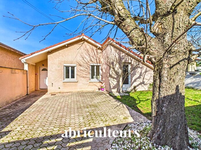 Maison 6 pièces à Rillieux-la-Pape, Ville nouvelle Est, à vendre