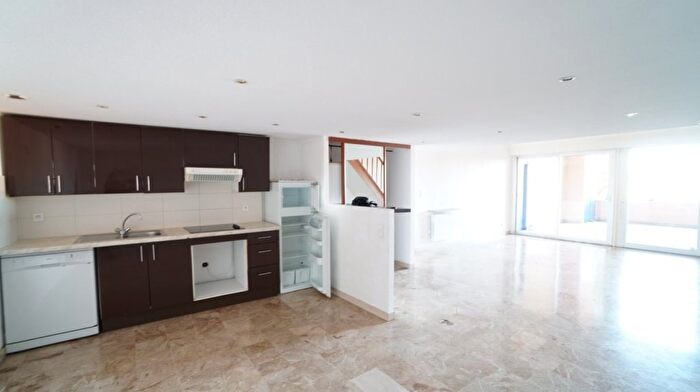 Appartement 4 pièces à louer à Nice, Corniche Fleurie