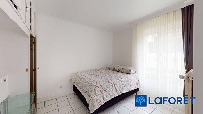 Appartement à louer - Le Plateau Pyramide, Athis Mons - 1 pièce