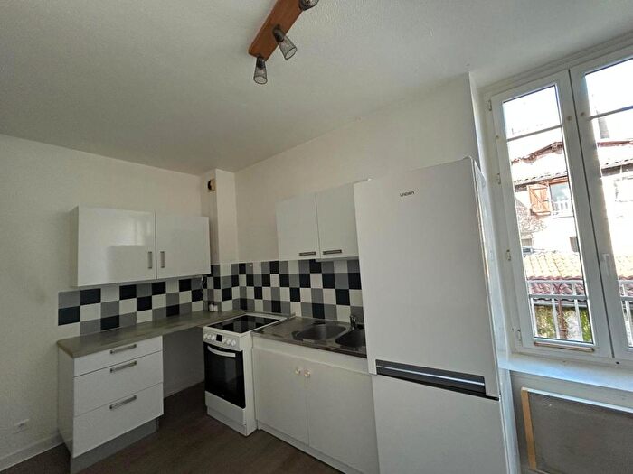 Appartement à louer - Montbrison, Centre-ville - 3 pièces - 2 chambres