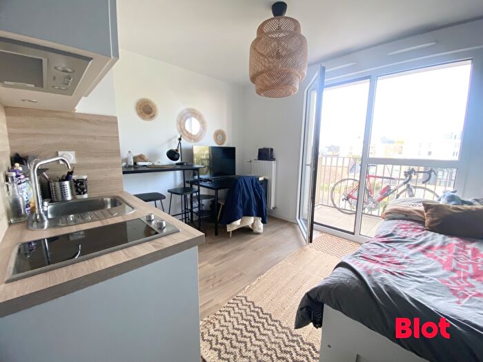 Quartiers Nord-Ouest, Villejean : Appartement 1 pièce à louer