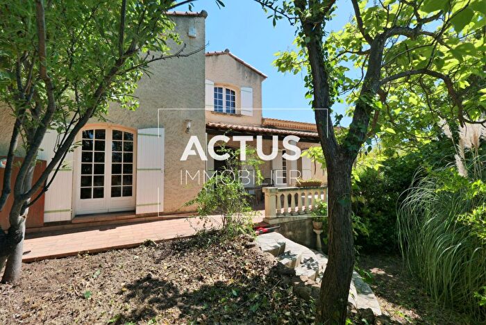Salon-de-Provence, Lurian, Guinemer, Basses Viougues - Maison 5 pièces à vendre