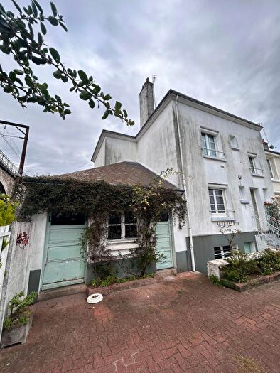 Maison à vendre - Beaugency - 5 pièces - 3 chambres