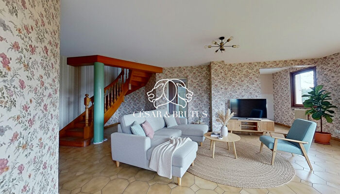 Maison à vendre - Châtillon-sur-Chalaronne - 6 pièces - 4 chambres