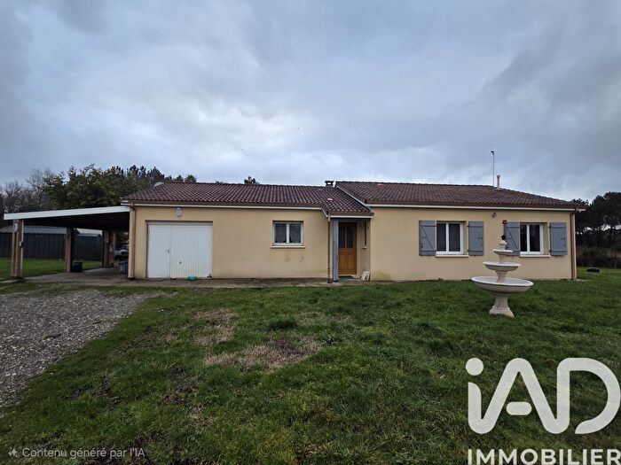 Maison à vendre - Chepniers - 5 pièces - 4 chambres