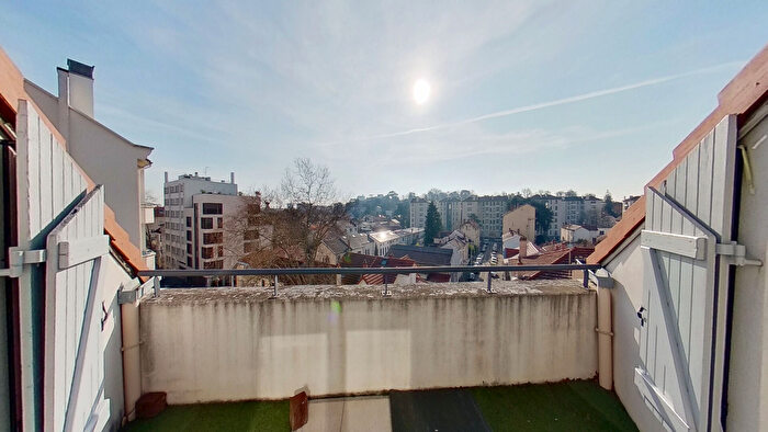 Appartement à louer - Lyon e , Monchat - 2 pièces - 1 chambre