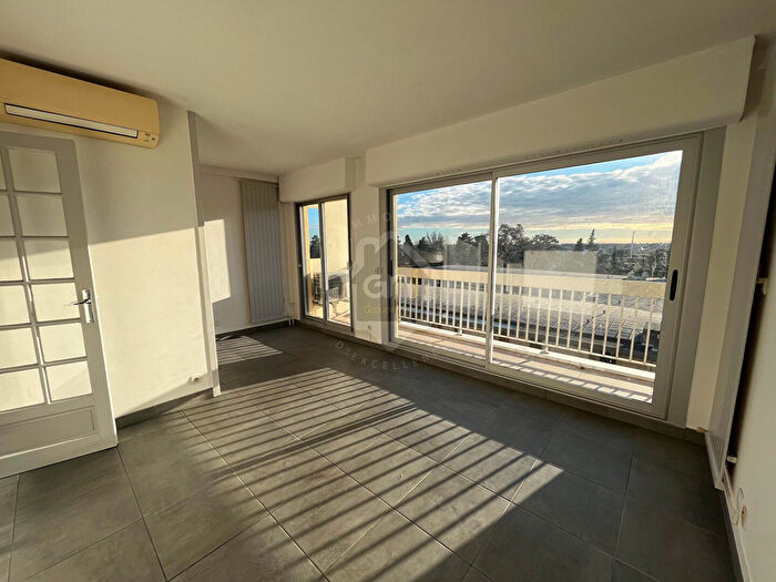 Appartement à louer - Arles, Centre-ville - 2 pièces - 1 chambre