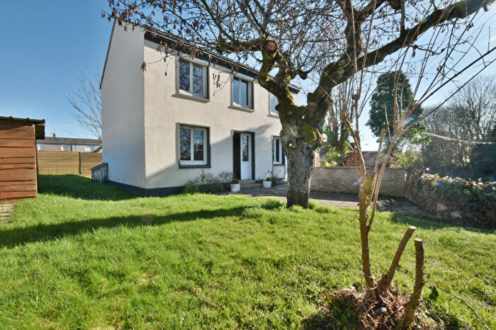 Maison à vendre - Seiches-sur-le-Loir - 5 pièces - 3 chambres