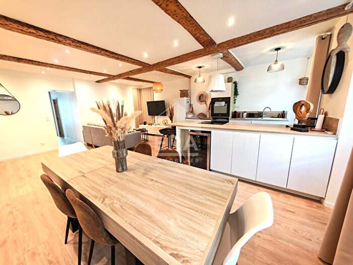 Appartement à vendre - Hyères, Centre-ville - 4 pièces - 3 chambres