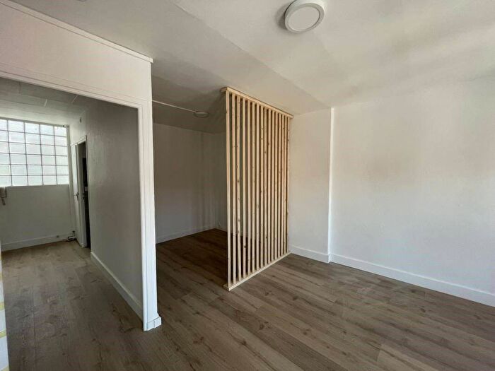 Appartement 1 pièce à Centre Bourg, Neuville-sur-Saône, à louer
