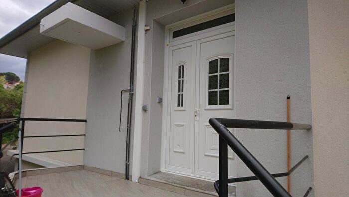 Saint-Chamond, Fonsala : Appartement 3 pièces à louer