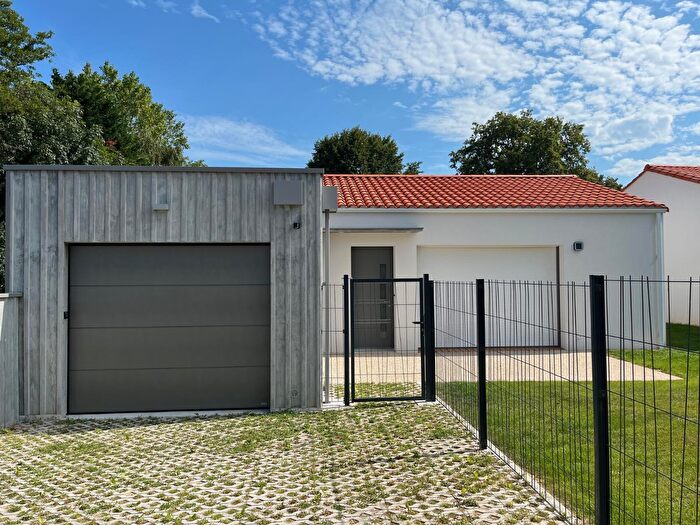 Beaurepaire : Maison 4 pièces à louer