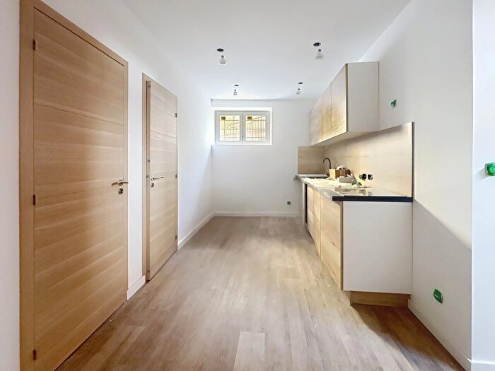 Appartement à vendre - Saint-Étienne-de-Tinée - 3 pièces - 2 chambres