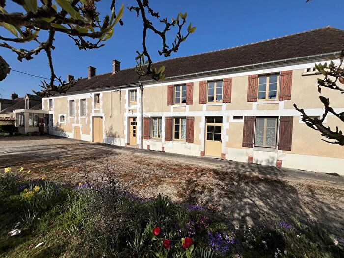 Saint-Georges-sur-Baulche : Maison 9 pièces à vendre
