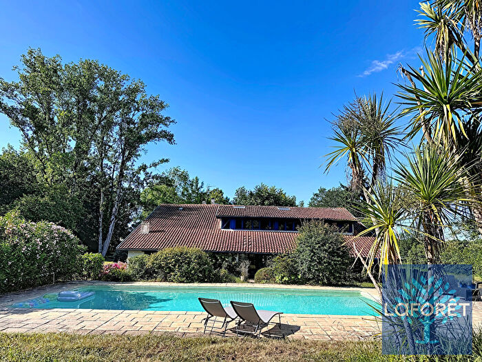 Maison 15 pièces à Saint-Martin-de-Hinx, à vendre