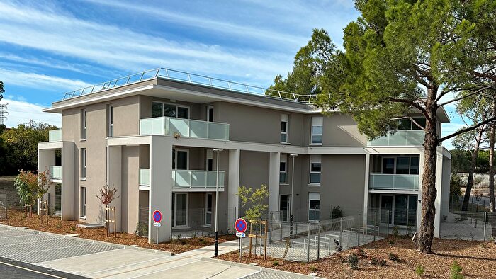 Appartement à louer - Béziers, Perch des Moulins, Font Neuve, Terries - 3 pièces - 2 chambres