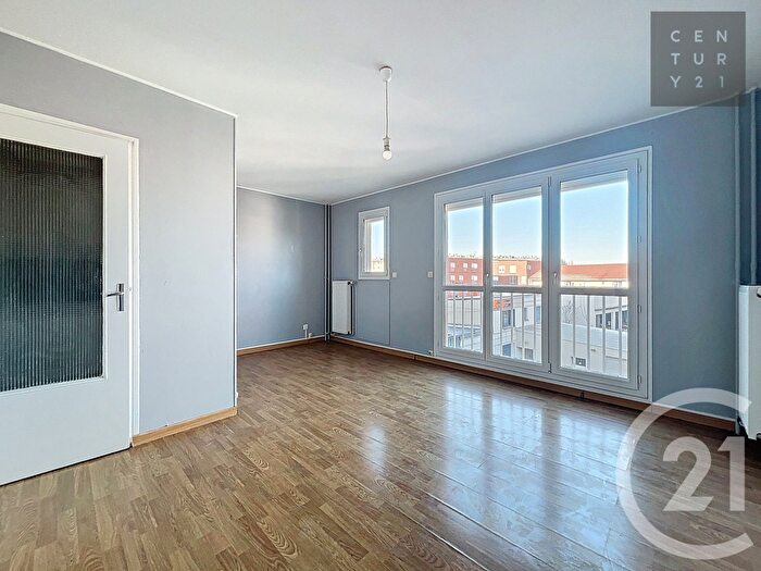 Appartement à vendre - Saint-Julien-les-Villas - 1 pièce