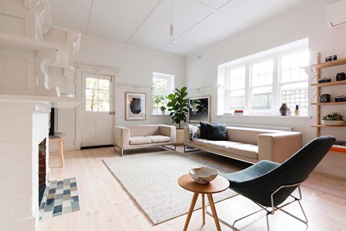 Asnières-sur-Seine, Gresillons, Voltaire : Appartement 3 pièces à vendre