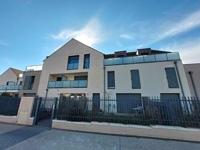 Les Residences, Noisy-le-Roi : Appartement 2 pièces à louer
