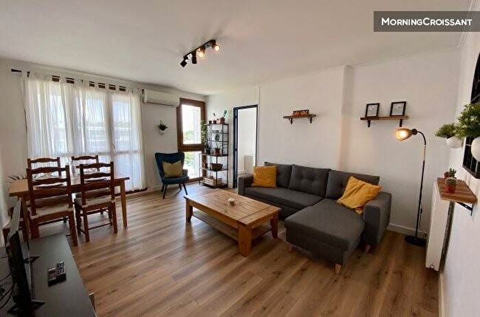 Appartement à louer - Stuart Nill-Malpeigne, Avignon - 4 pièces - 3 chambres