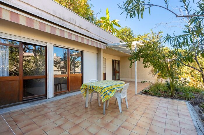 Appartement à vendre - Marseille e , Saint-Marcel - 4 pièces - 3 chambres