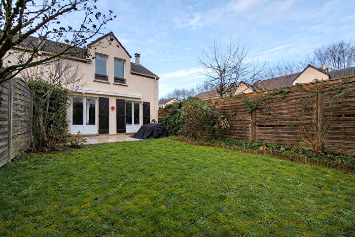 Maison à vendre - Lieusaint - 5 pièces - 4 chambres