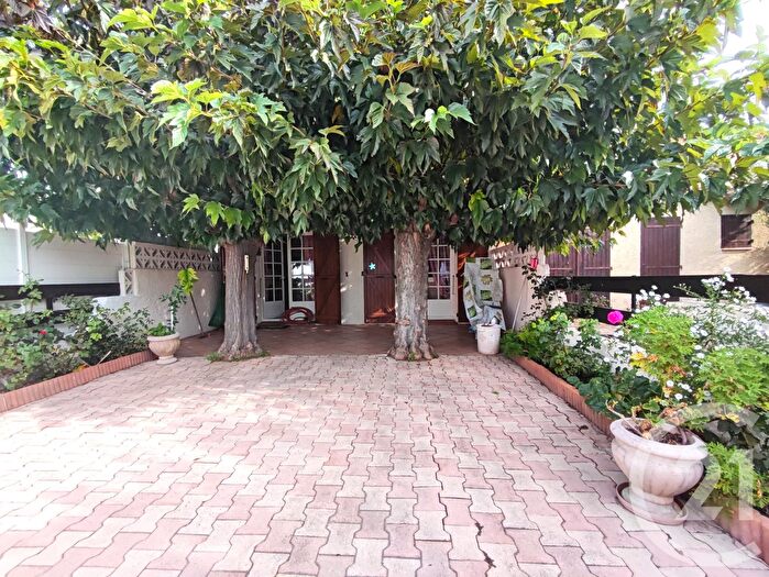 Maisons à vendre et appartements à louer - 1