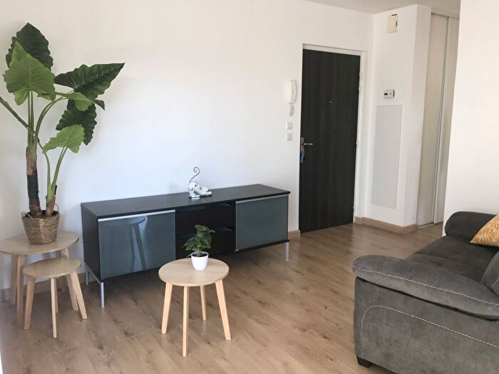 Appartement à louer - Clairmarais-Charles Arnould, Reims - 2 pièces - 1 chambre