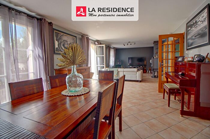 Maison à vendre - Les Clayes-sous-Bois, Ouest - 8 pièces - 4 chambres