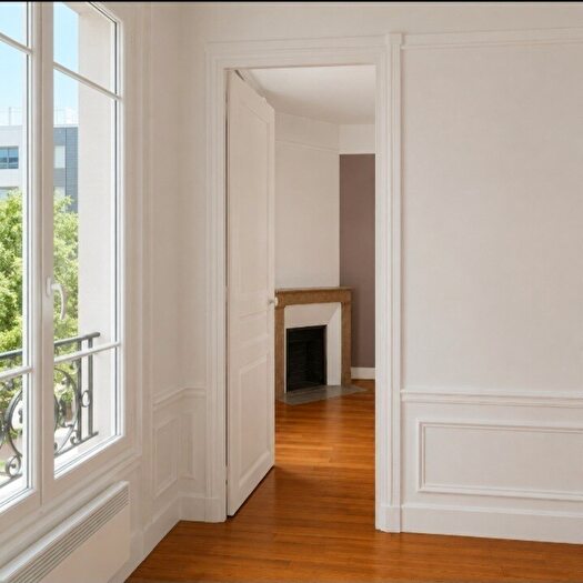 Appartement 2 pièces à Paris 15ème, Violet, Commerce, à vendre