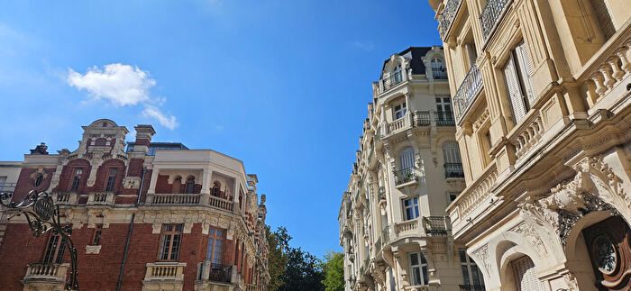 Appartement à vendre - Vichy, Thermal - 4 pièces - 2 chambres