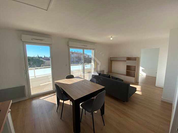 Appartement à louer - Molieres-Chantegrive, Miramas - 3 pièces - 1 chambre