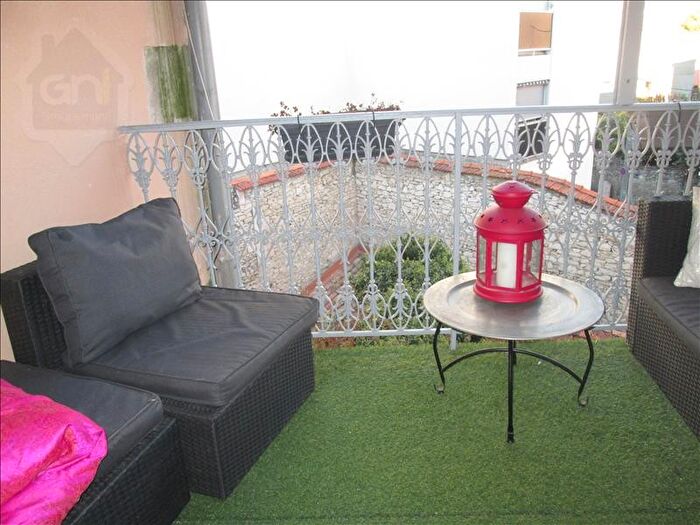 Appartement à louer - Nîmes, Feuchères - 3 pièces - 2 chambres