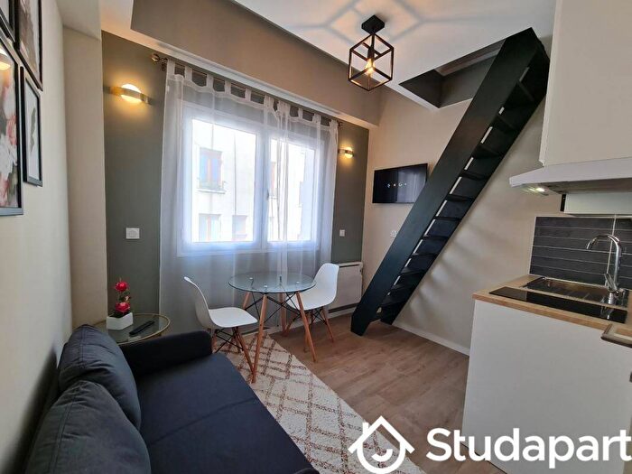 Chaperon Vert, Gentilly : Appartement 2 pièces à louer