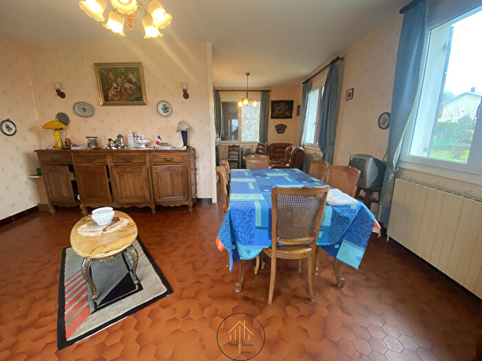 Maison à vendre - Chalais - 4 pièces - 3 chambres