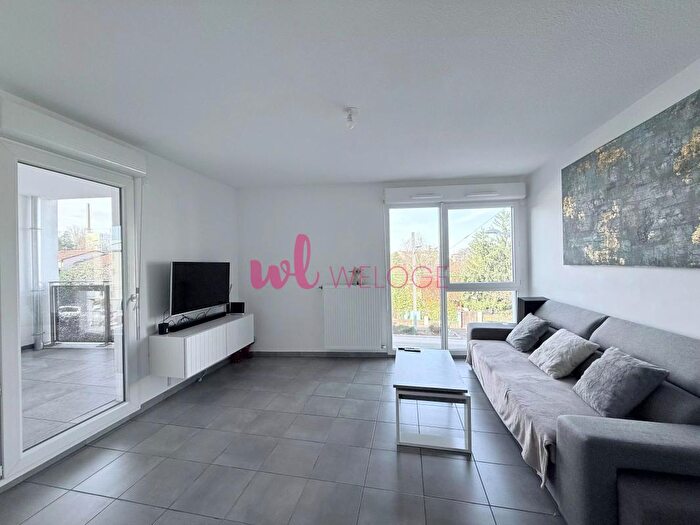 Appartement à vendre - Vénissieux, Centre-ville - 2 pièces - 1 chambre