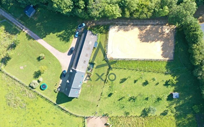 Maison à vendre - Sainte-Honorine-la-Chardonne - 7 pièces - 5 chambres