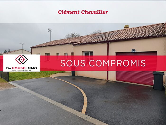 Maison à vendre - Saint-Martin-des-Noyers - 6 pièces - 4 chambres