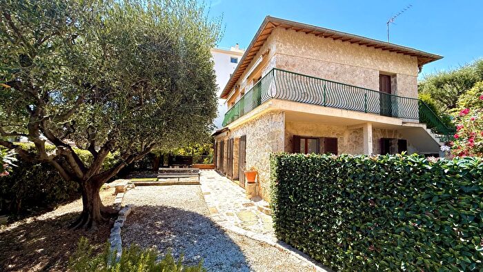 Maison 6 pièces à Nice, Caucade, à vendre
